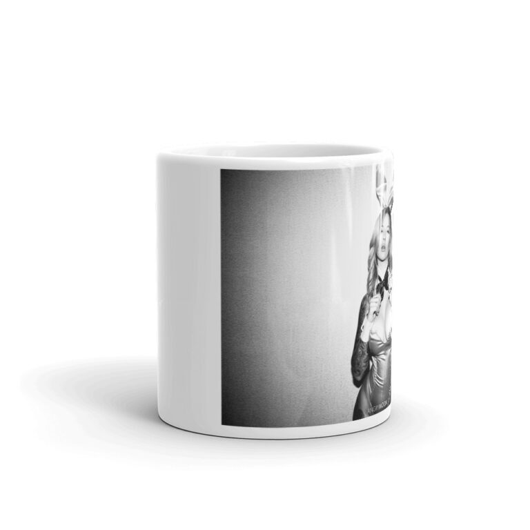 ASHLEY RESCH YUMMY CUP ! - Angrymoon.net