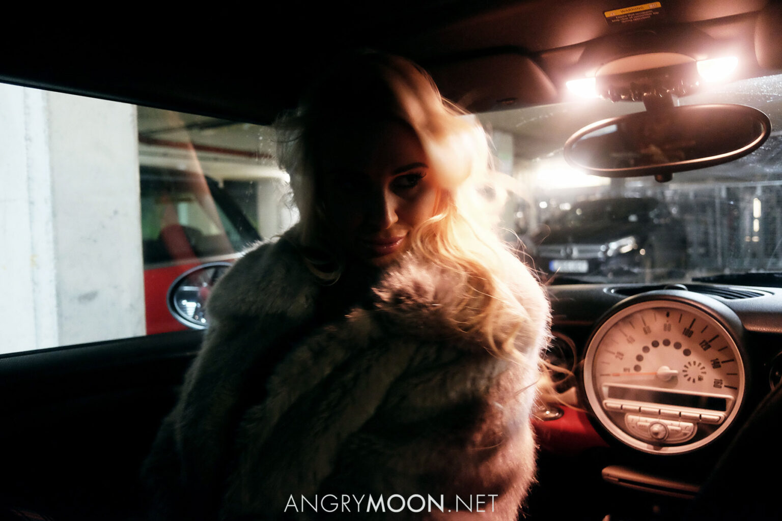 CARA VOL. 1 AM CLASSIC - Angrymoon.net